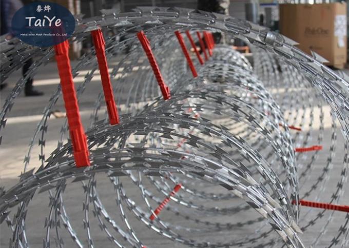 最高によって電流を通される二重アコーディオン式かみそりワイヤー強さ800のKGの引張